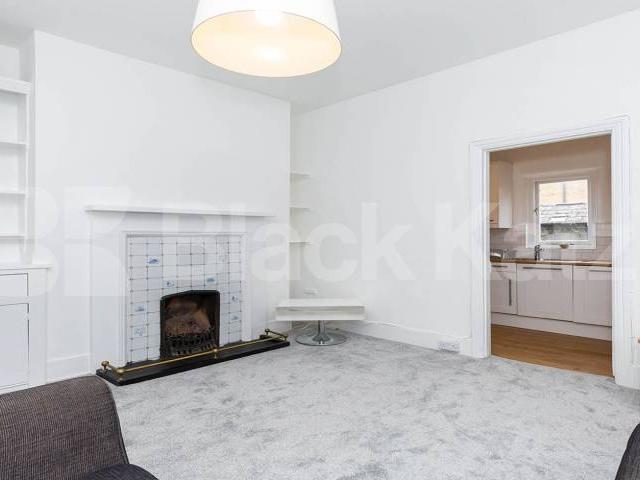 House at Parkway, Greater London
