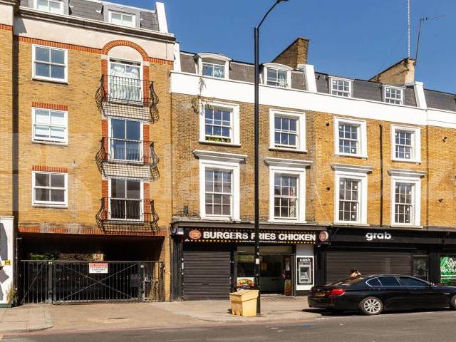 House at Parkway, Greater London
