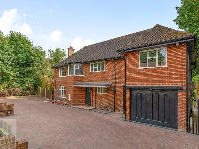 House at Parkway, Greater London