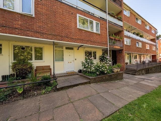 House at Petersfield Rise, Greater London