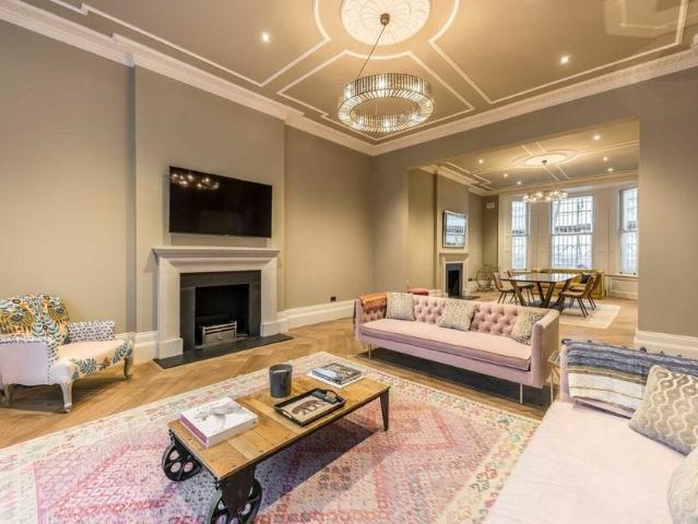 House at Phillimore Place, Greater London