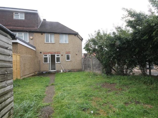 House at Pinewood Avenue, Greater London
