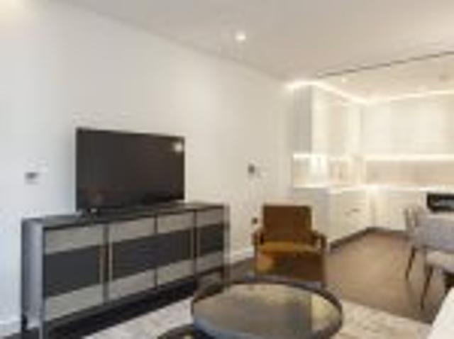 Apartment at Ponton Road, Greater London