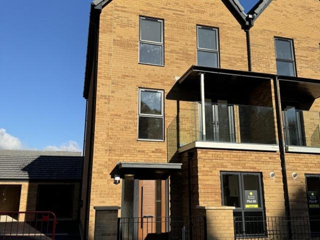 House at Post Office Road, Locking Parklands