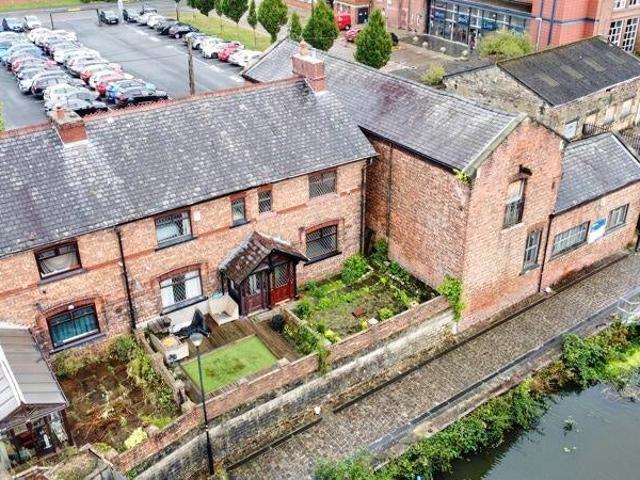 House at Pottery Road, Wigan