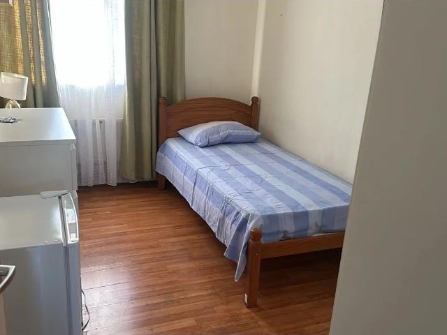 Room at Poynders Gardens, Greater London