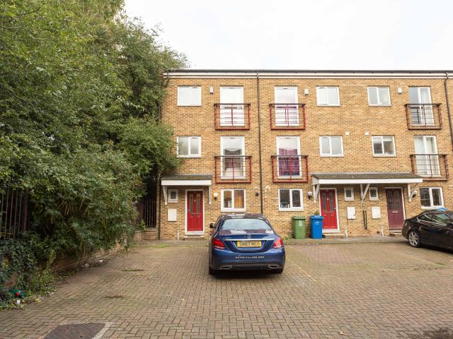 House at Plough Way, Greater London