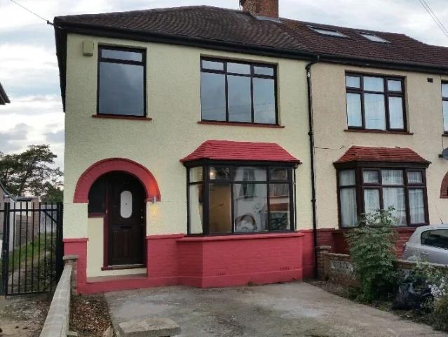 House at Prince's Avenue, Greater London