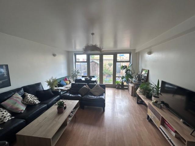 House at Queen Anne Road, Greater London