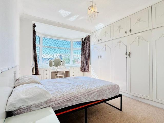 House at Queenborough Gardens, Greater London