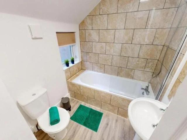 House at Queens Road East, Beeston