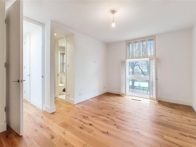 House at Quickswood, Greater London