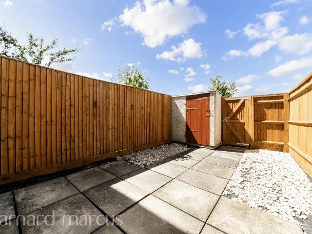 House at Radnor Close, Greater London