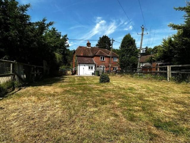 House at Reading Road, Sherfield on Loddon