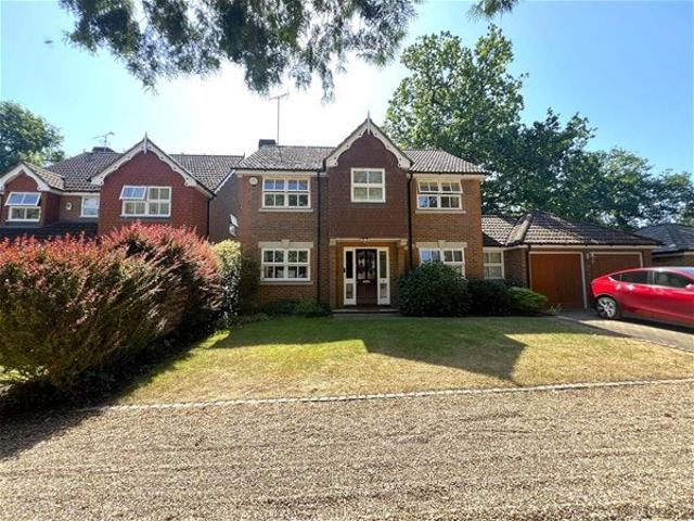House at Redwood Walk, Greater London