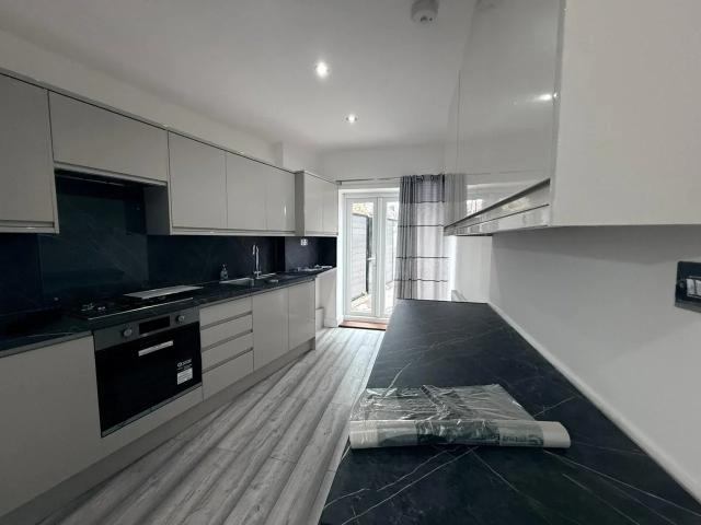 House at Redbridge Lane East, Greater London