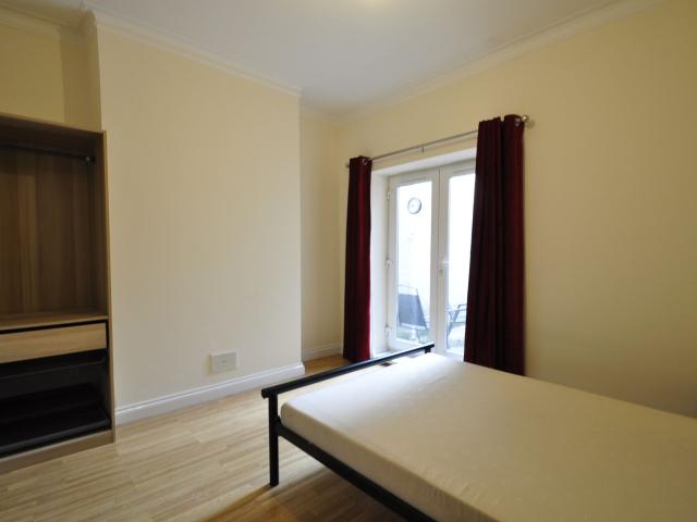 Room at Risca Road, Newport