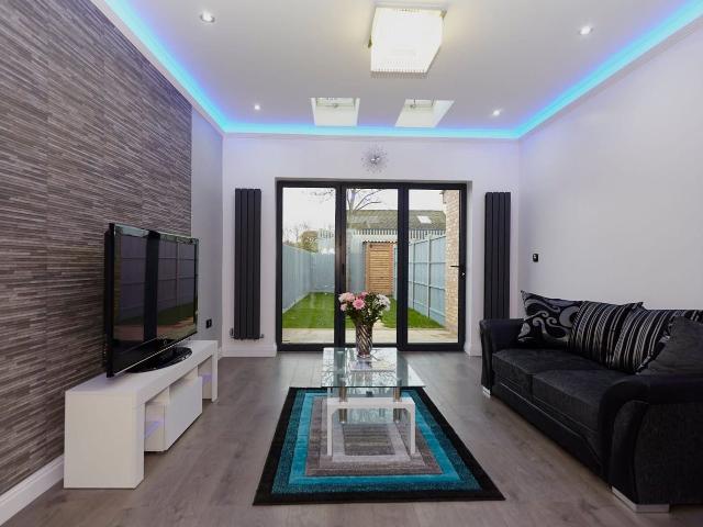 House at Rose Avenue, Greater London