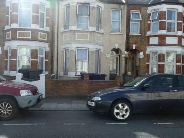 House at Roseberry Gardens, Greater London