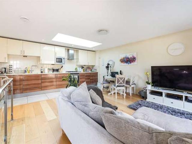 House at Rosebury Mews, Greater London