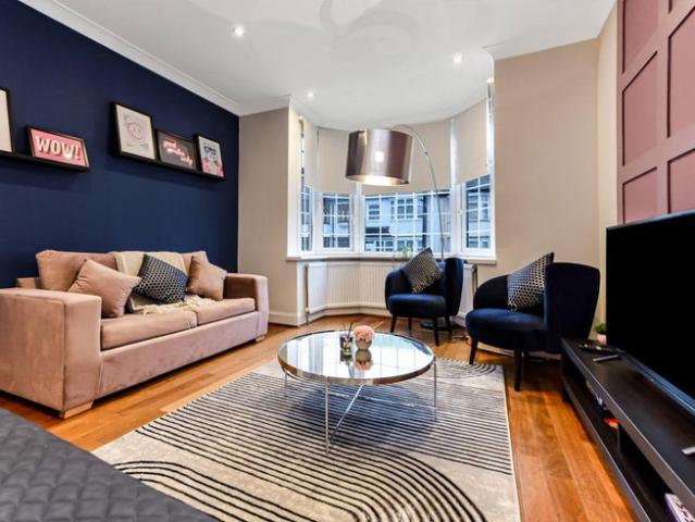 house at Rosemead Avenue, London