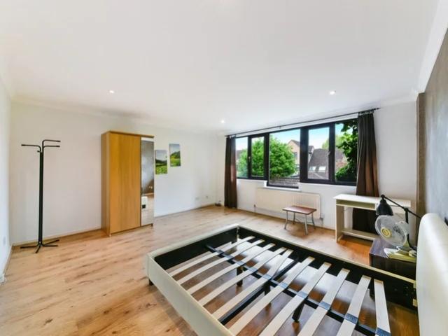 House at Rotterdam Drive, Greater London