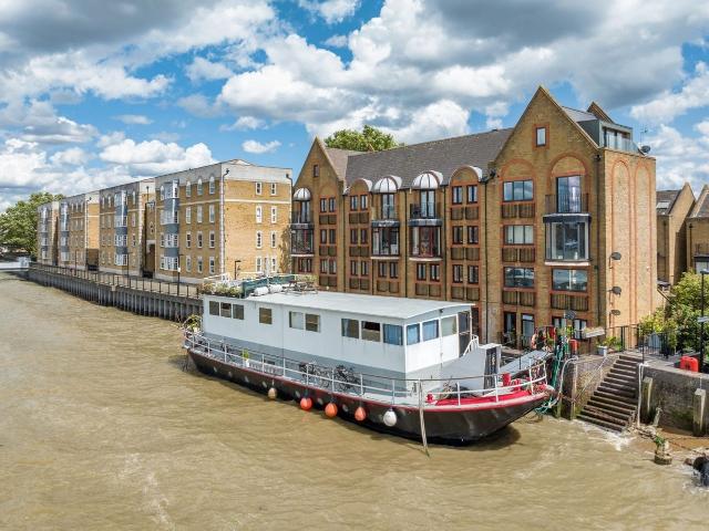 House at Rotherhithe Street, Greater London