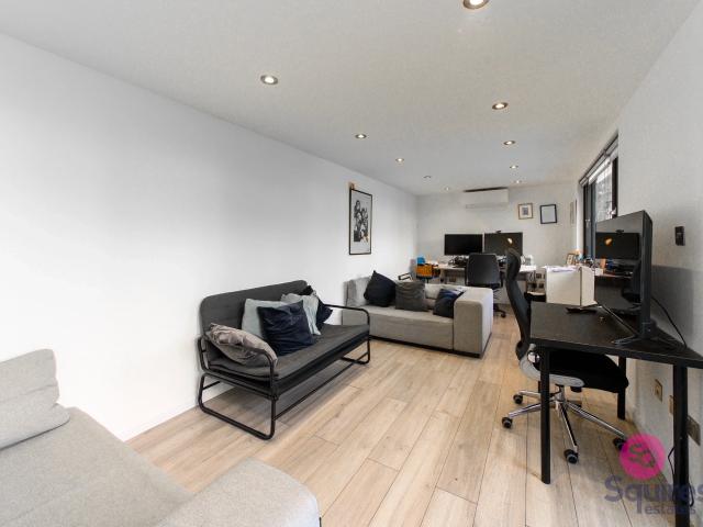 House at Rowsley Avenue, Greater London