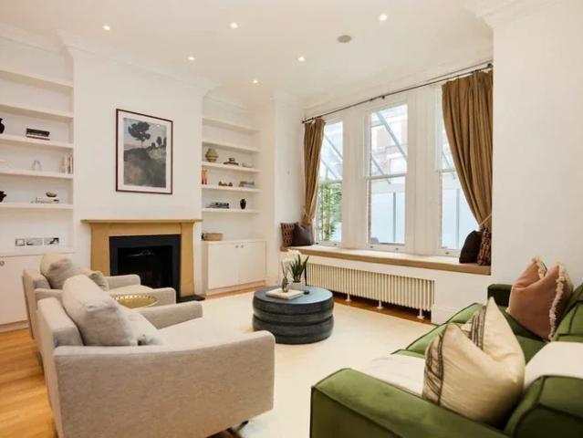 House at Rudall Crescent, Greater London