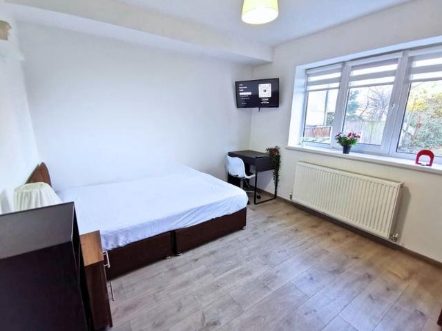 Room at Rufford Street, Bassetlaw