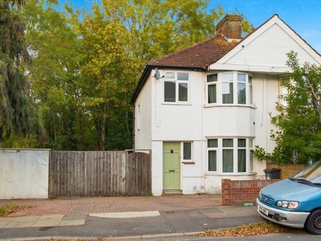 House at Saxon Avenue, Greater London
