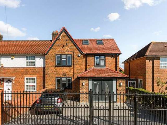 House at Saxon Drive, Greater London