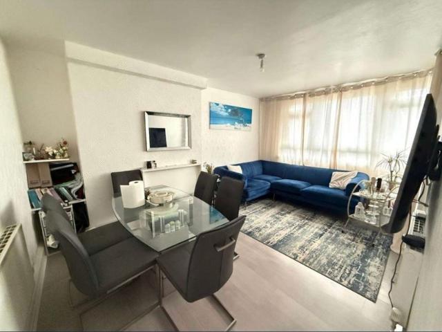 House at Searles Close, Greater London