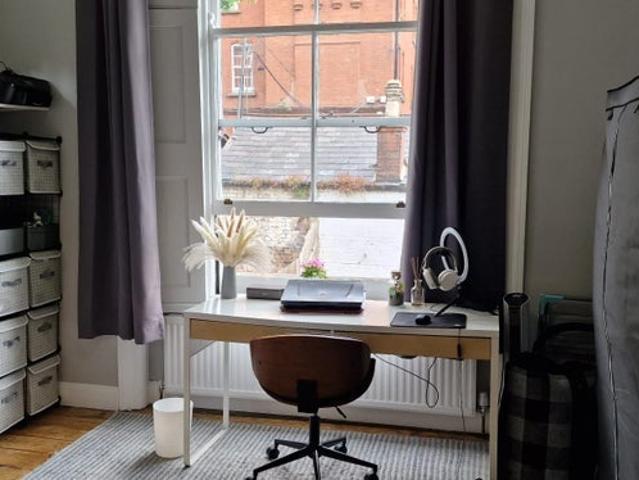 Room at Sears Street, Greater London