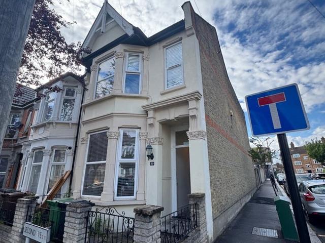 House at Second Avenue, Greater London