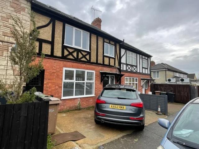House at Seymour Avenue, Luton