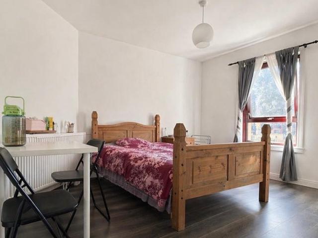 Room at Skipness Drive, Glasgow