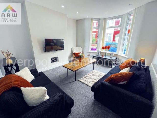 Room at Shaw Street, Liverpool