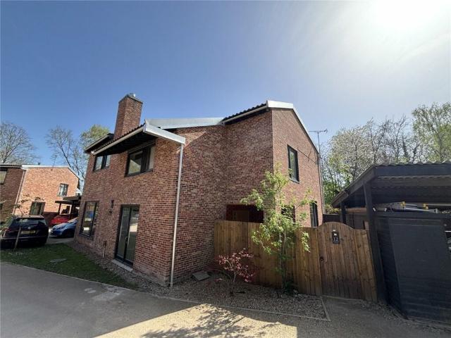House at Sheeling Close, Rushmoor