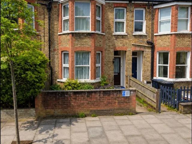 House at Shirley Gardens, Greater London