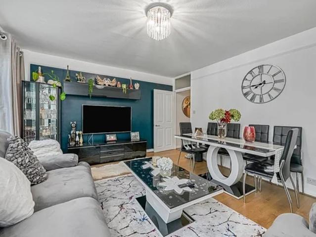 House at Shuttleworth Road, Greater London