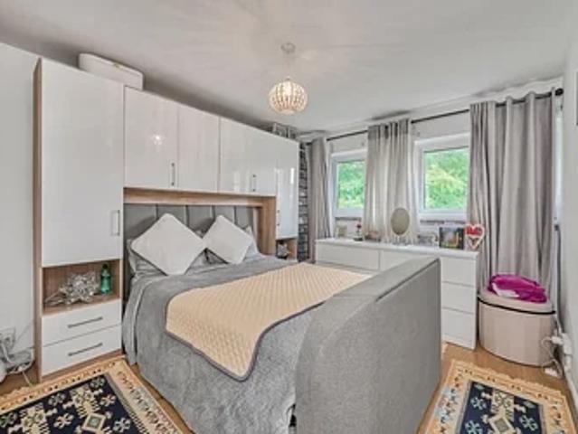House at Shuttleworth Road, Greater London