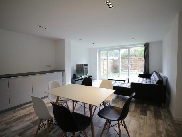 House at Somers Close, Greater London