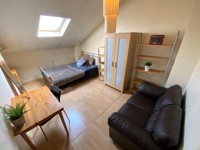 Room at South Road, Birmingham