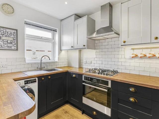 House at Southwood Close, Greater London