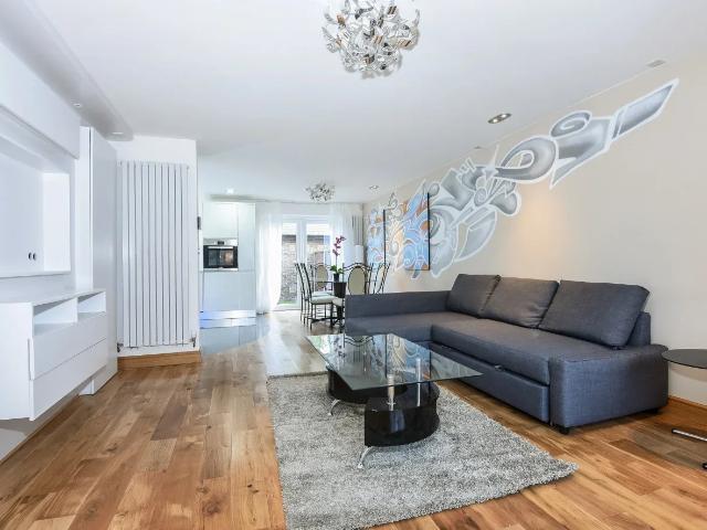 House at Smith Close, Greater London