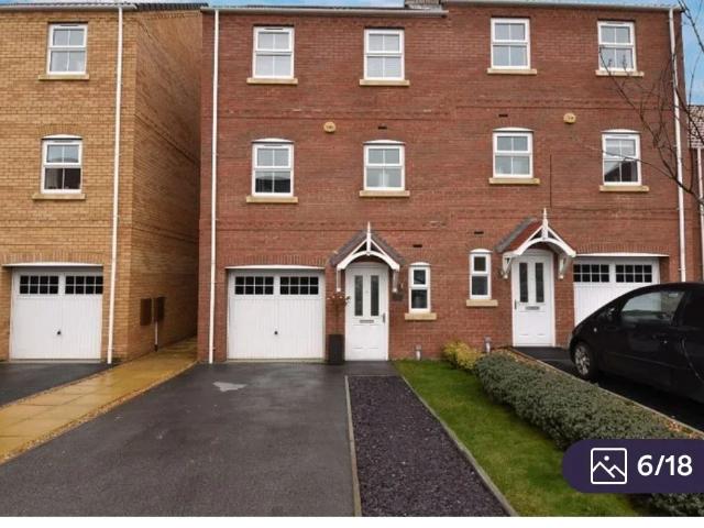 House at Springfield Drive, Wakefield