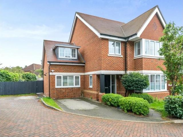 House at Swallowtail Grove, Surrey Heath
