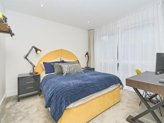 Room at Swan Street, Greater London