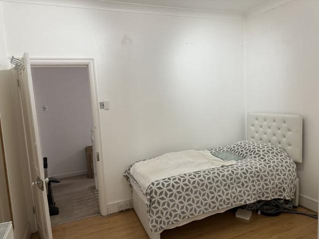 Room at Swinderby Road, Greater London